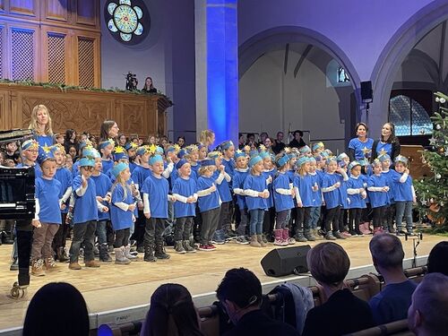Klettgauer Bote: Löhninger Kinder singen im St. Johann