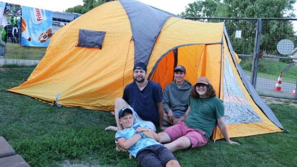 Klettgauer Bote: Kinovergnügen mit Übernachtung in der Badi